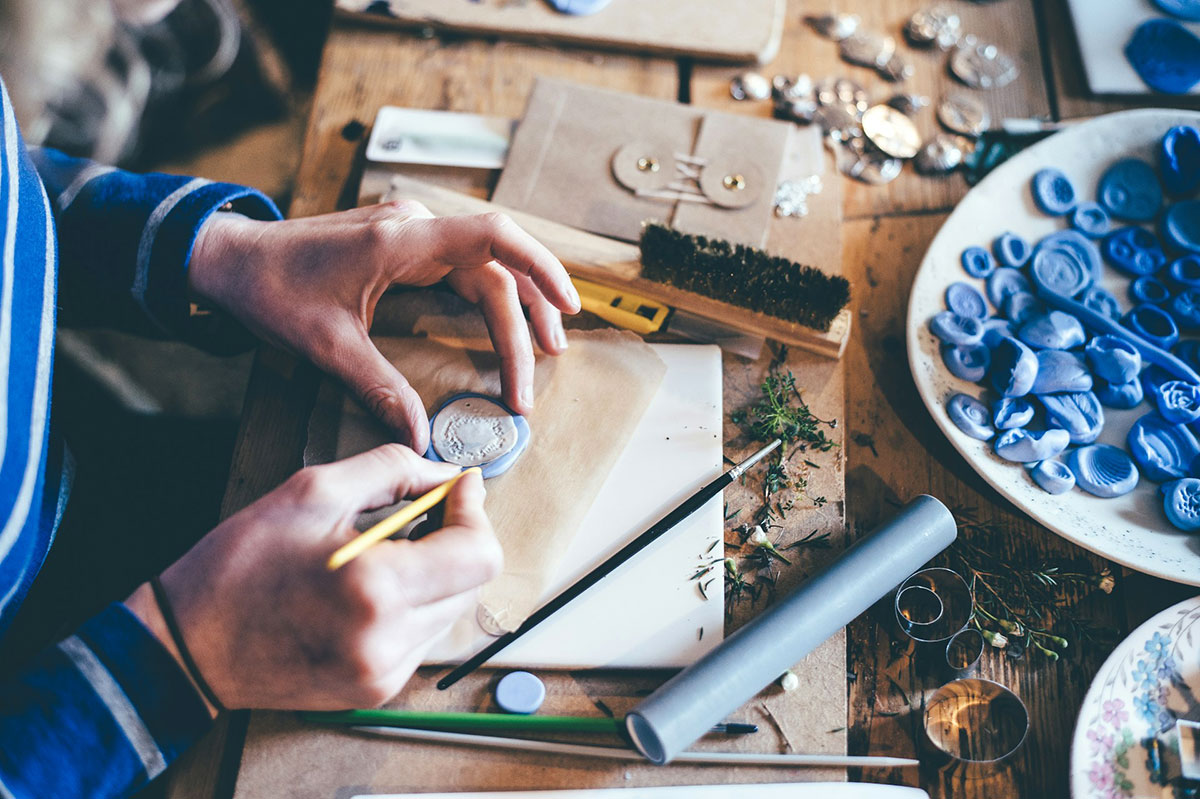 How to Sell Your Handmade Crafts Online and Attract Customers
