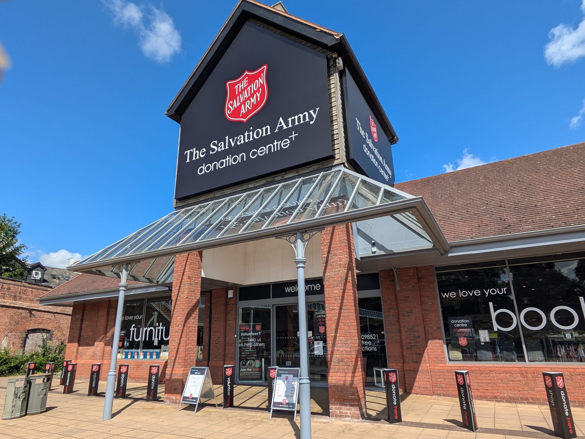 The Salvation Army: Good Charity or Not? Let’s Find Out!