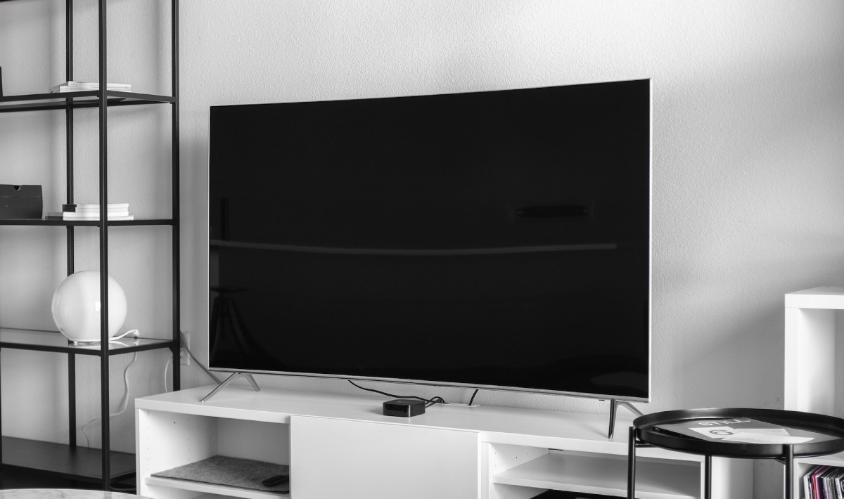 How to Safely Clean Your TV Screen (Only 3 Steps!)