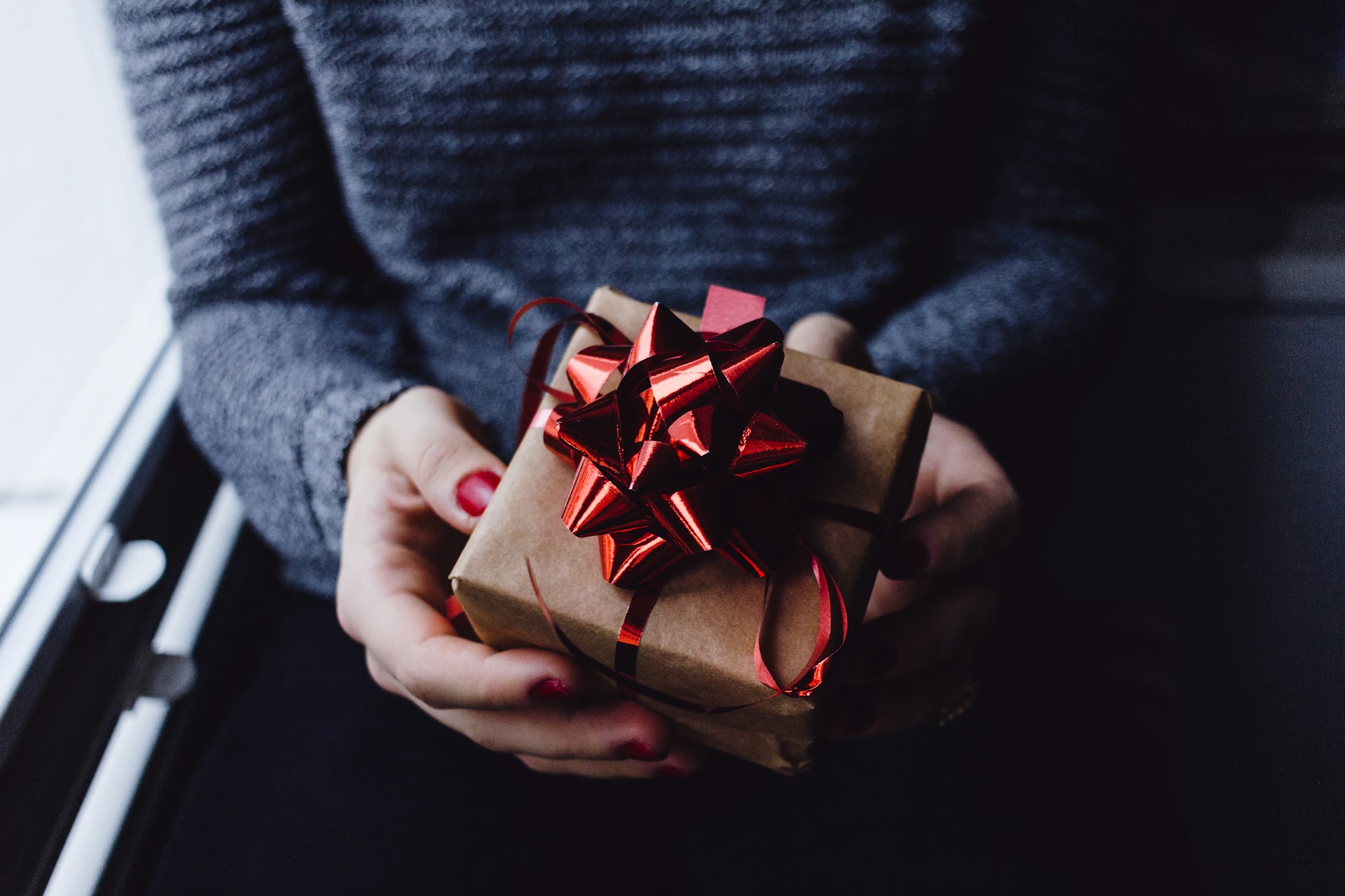 30 Thoughtful Farewell Gift Ideas for Coworkers