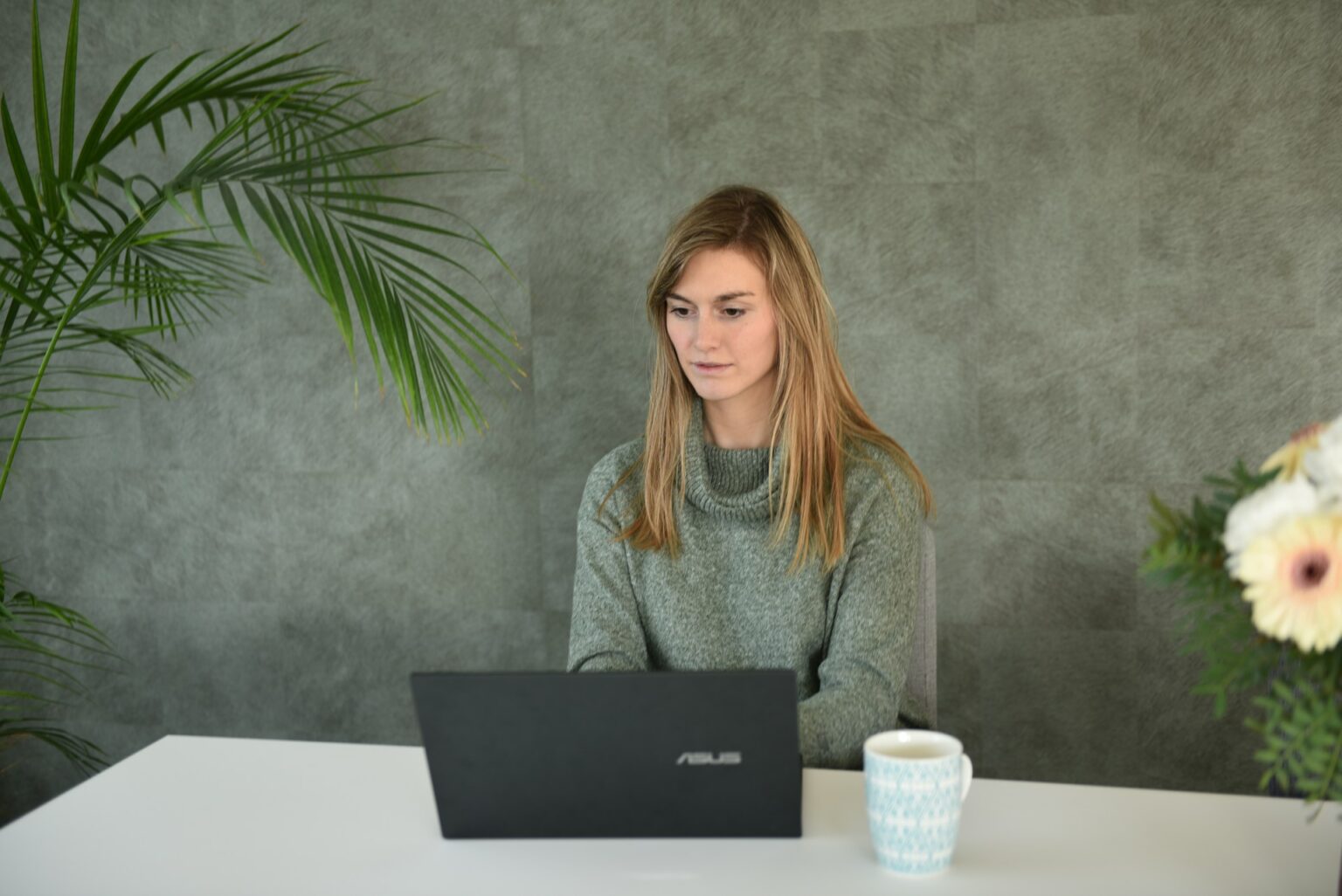 How to Improve Yourself Professionally: 10 Practical Ways to Grow at Work